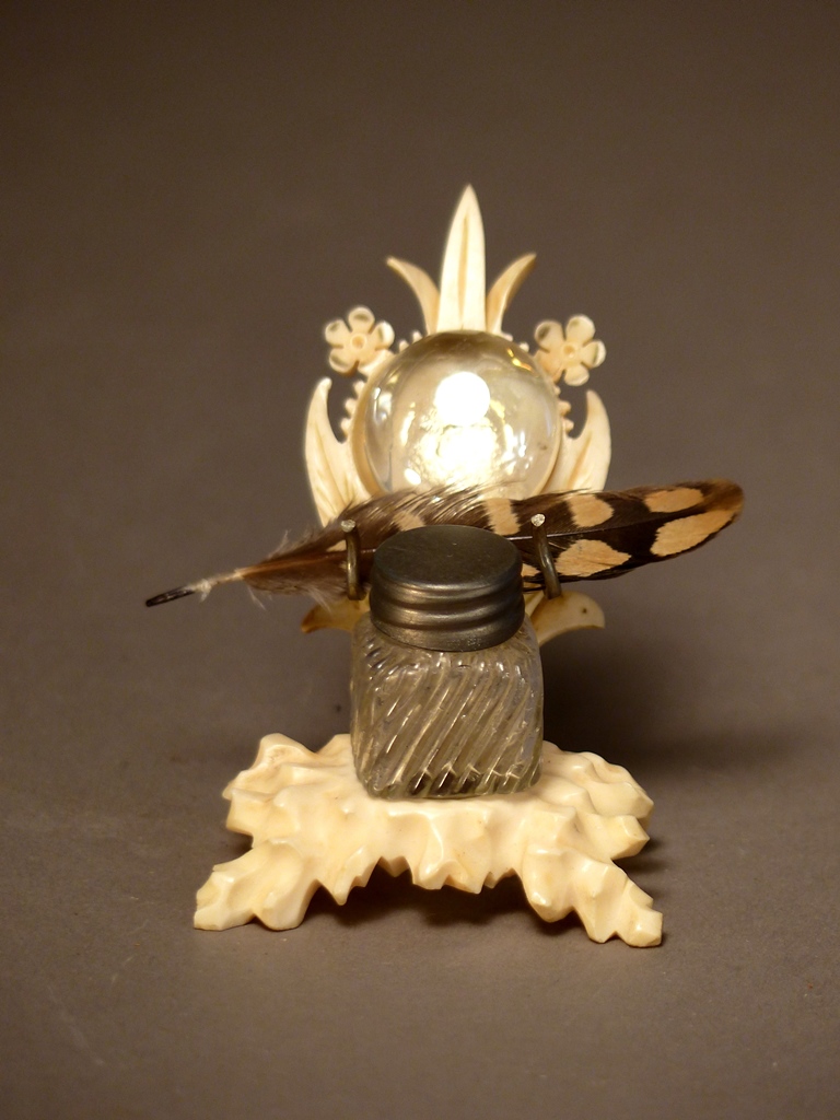 U nique Bone Inkwell
