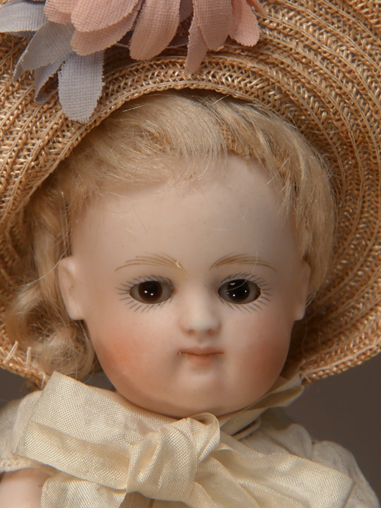 R obust Early Kestner All Bisque